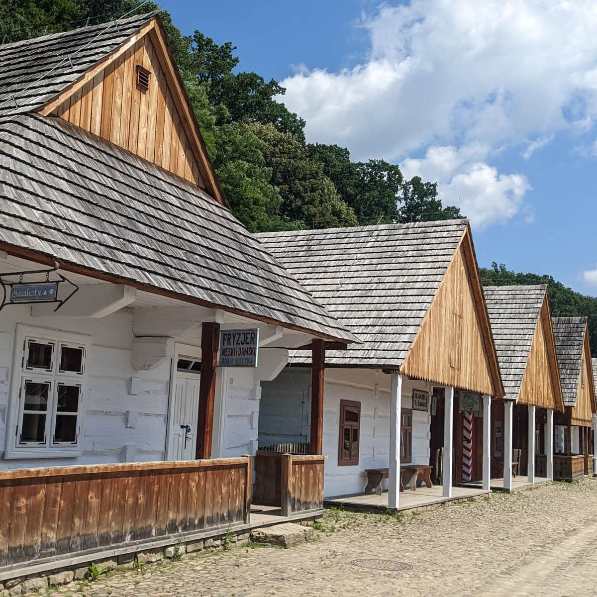 Skansen w Sanoku: Galicyjski Rynek i Muzeum Budownictwa Ludowego