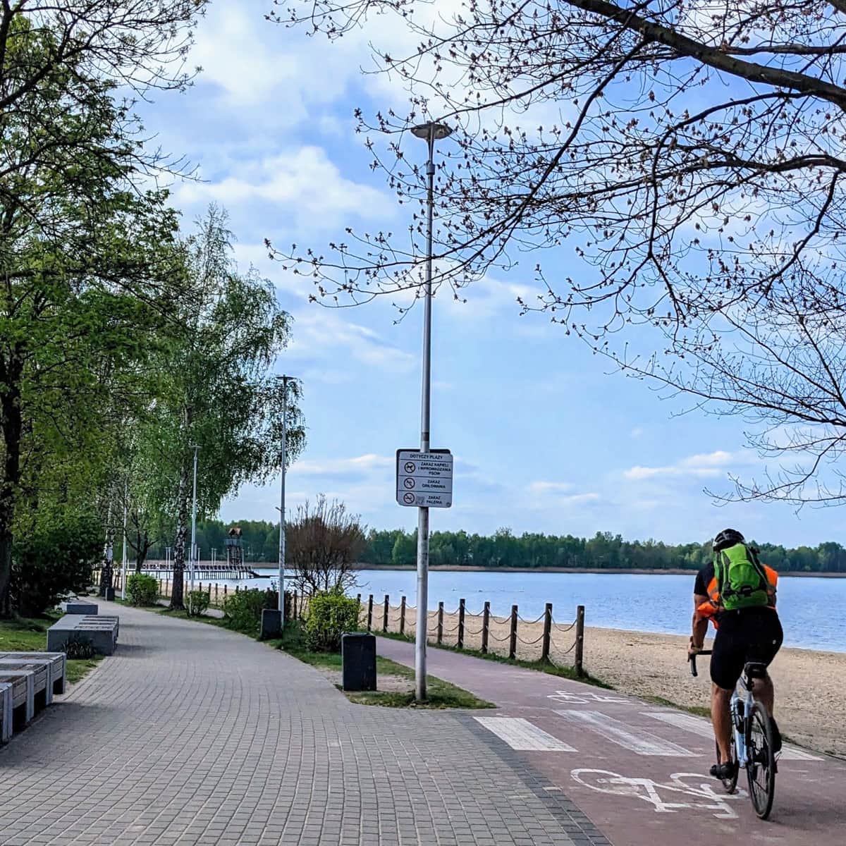 Pogoria III Lake in Dąbrowa Górnicza - route around the lake and map