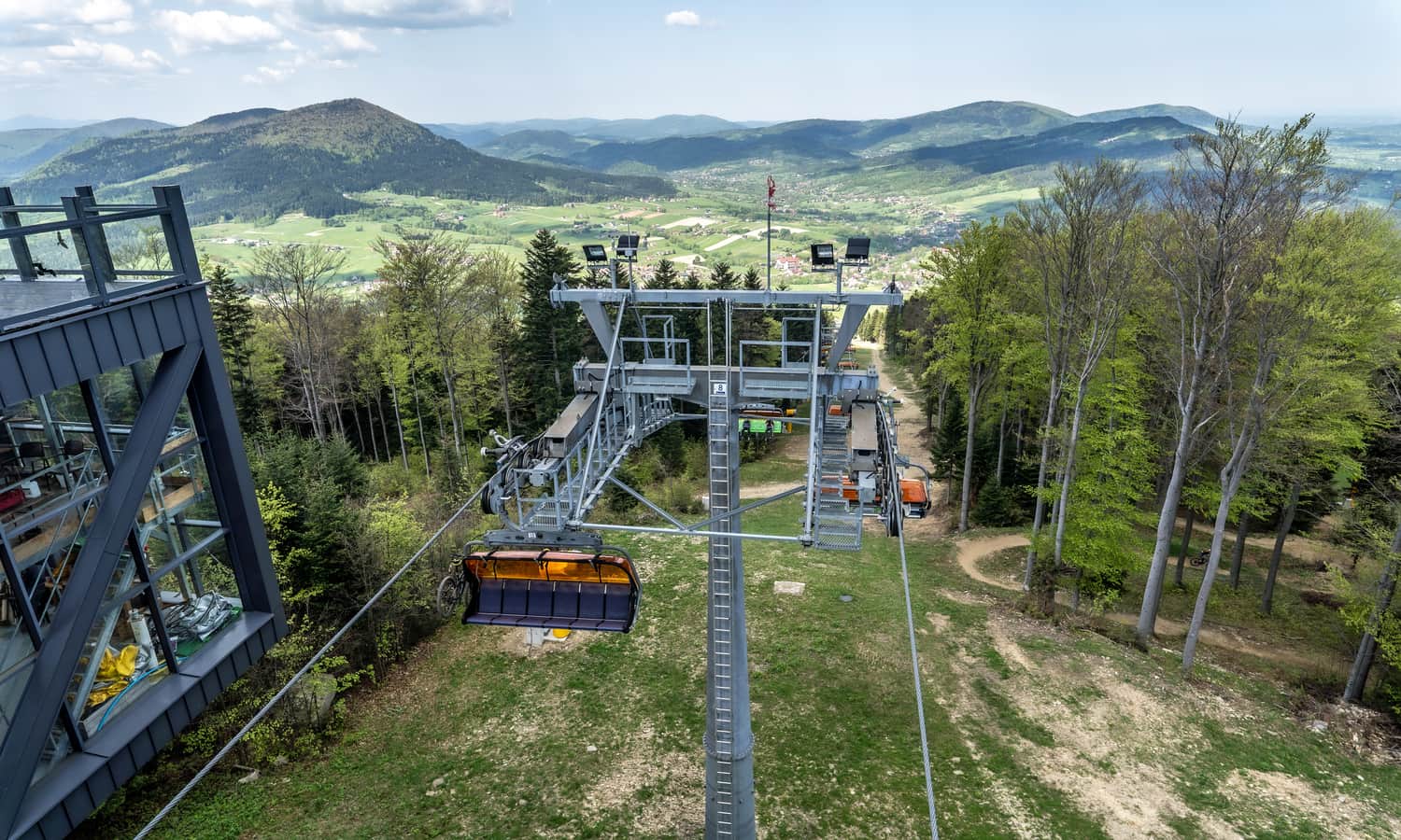 Bike Park Kasina i kolej krzesełkowa na Śnieżnicę